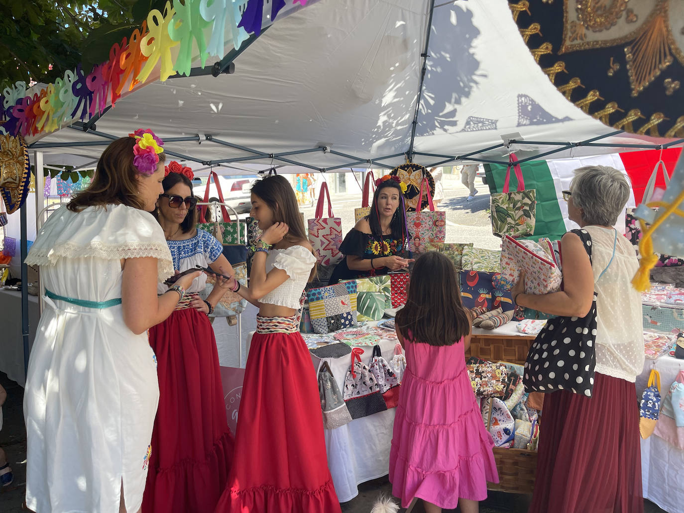 Fotos: El color de México anima la fiesta de los indianos de Colombres ...
